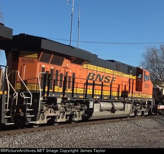 BNSF 8058